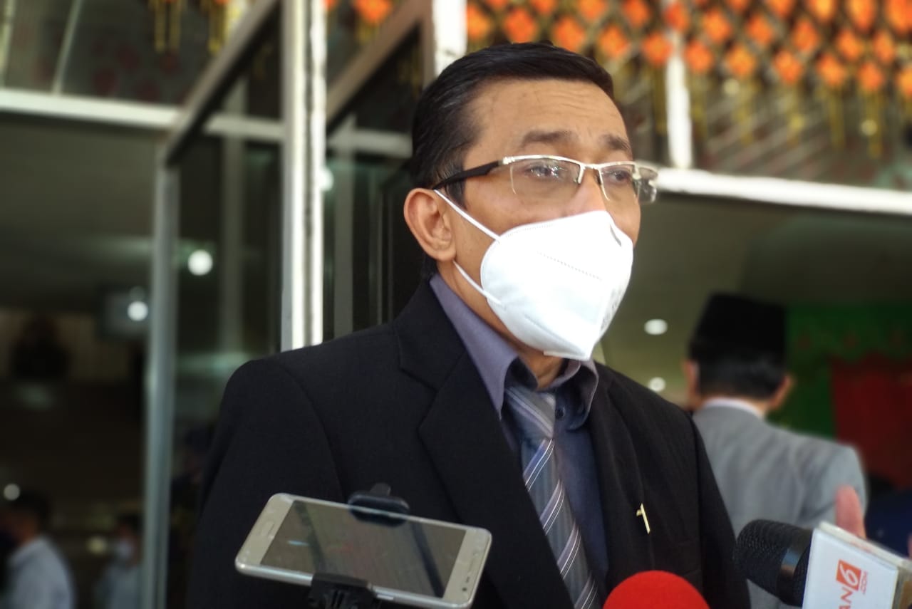 Berperan Tangani Covid-19, Dosen Unand Dapat Pin Emas Pemkot Padang