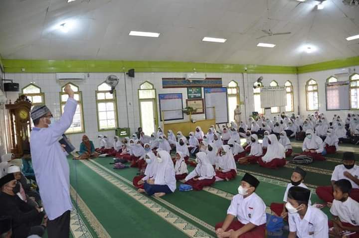 87.304 Pelajar se Kota Padang Ikuti Pesantren Ramadan 87.304 Pelajar se Kota Padang Ikuti Pesantren Ramadan
