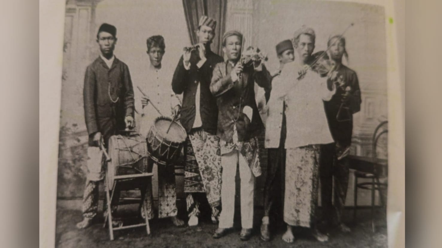 Seabad Kisah Gamad, Awal Perjalanan Panjang Musik Modern Minang