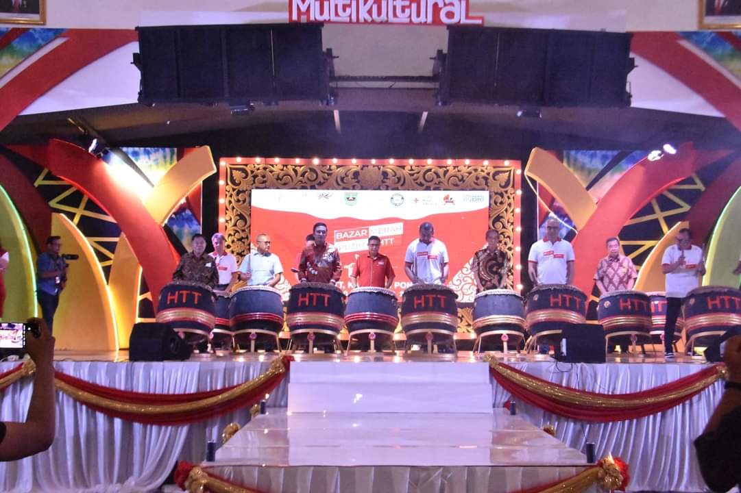 Berbagai Atraksi Budaya di Festival Bazar Merah Putih HTT