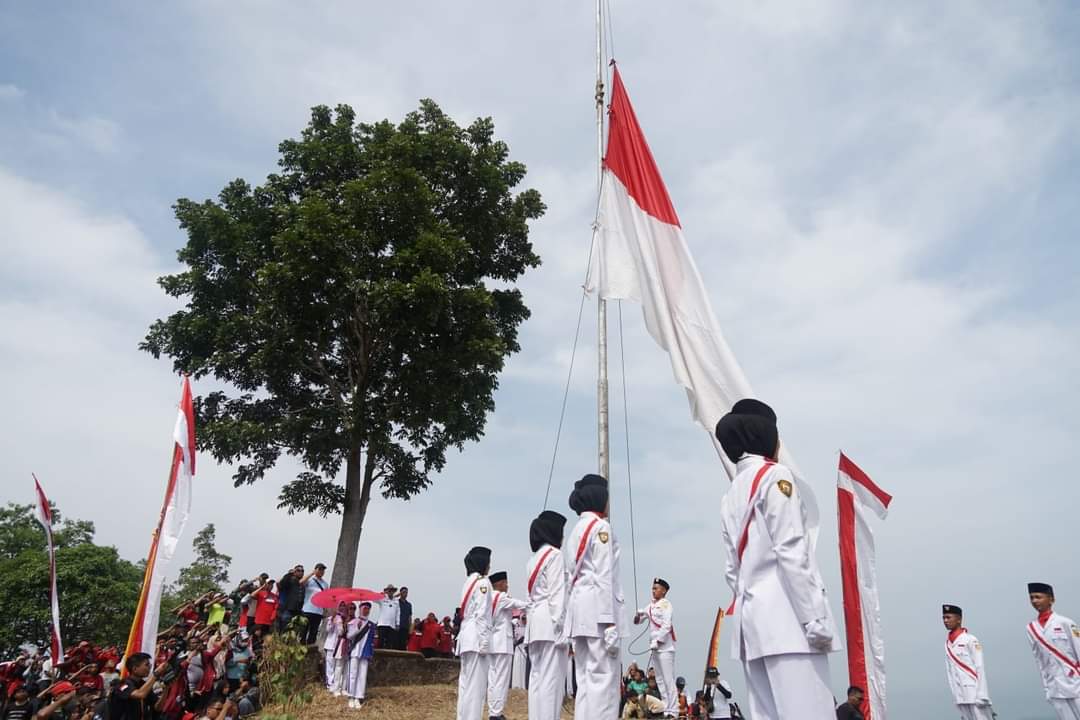 HUT RI, Gubernur Sumbar Imbau Warga Kibarkan Bendera Merah Putih Sebulan Penuh