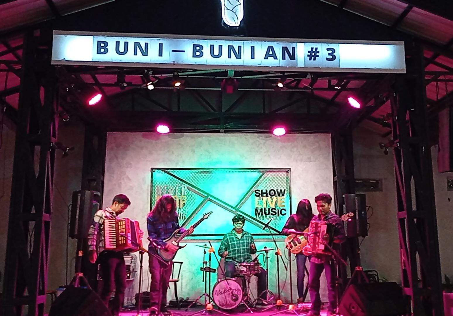 Buni-Bunian #3 Menggebrak Padang dengan Perpaduan Musik Lintas Genre