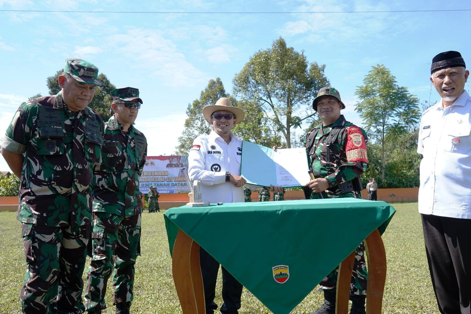 Tentara Manunggal Membangun Nagari Sambangi Tanah Datar