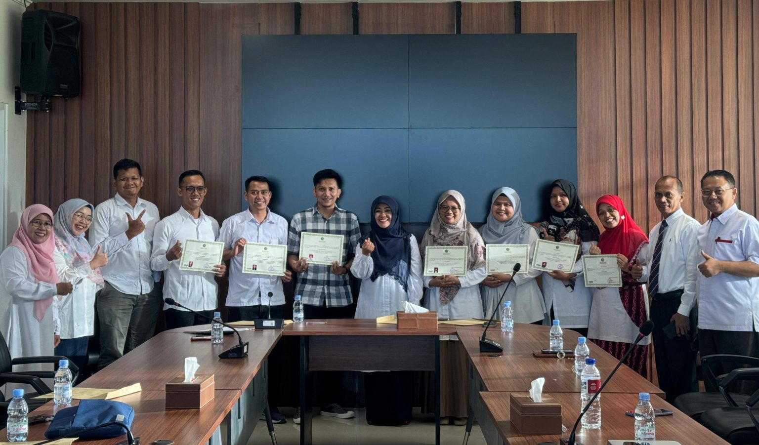 7 Dosen Muda UIN Imam Bonjol Padang Terima Sertifikat Serdos