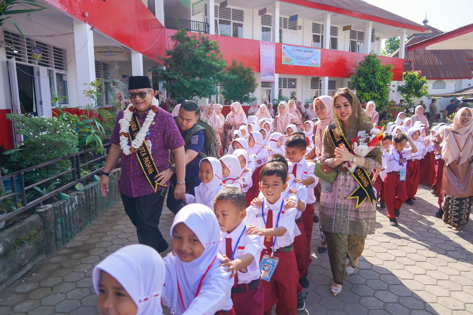 Pj Wako Padang dan Bunda PAUD Kunjungi TK Negeri Pembina dan SDN 34 ...