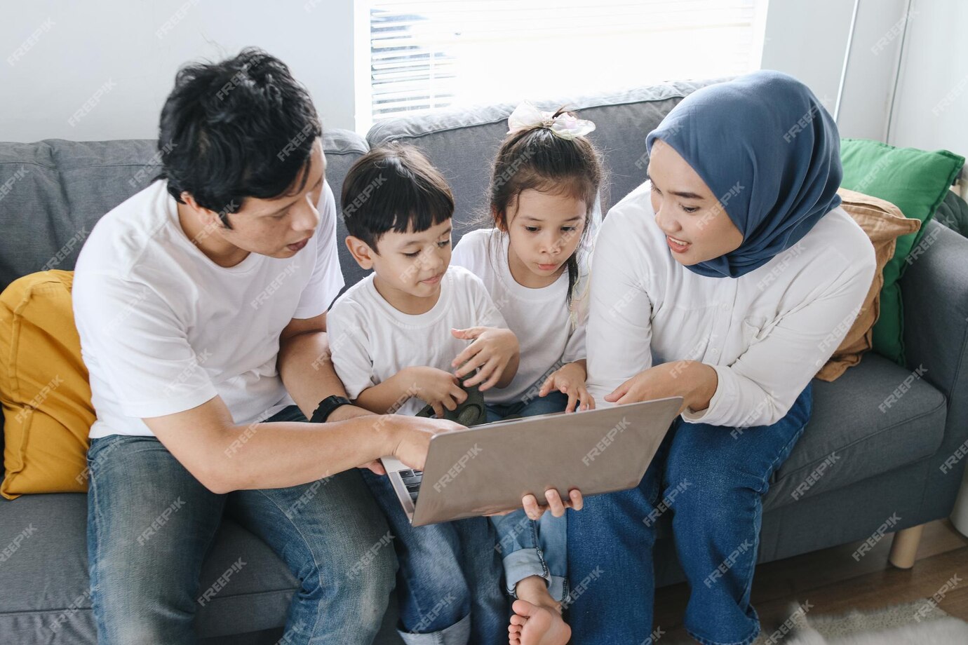 Tantangan Pengasuhan Anak di Era Digital: UNP Gelar Lokakarya Digital dan Mindful Parenting