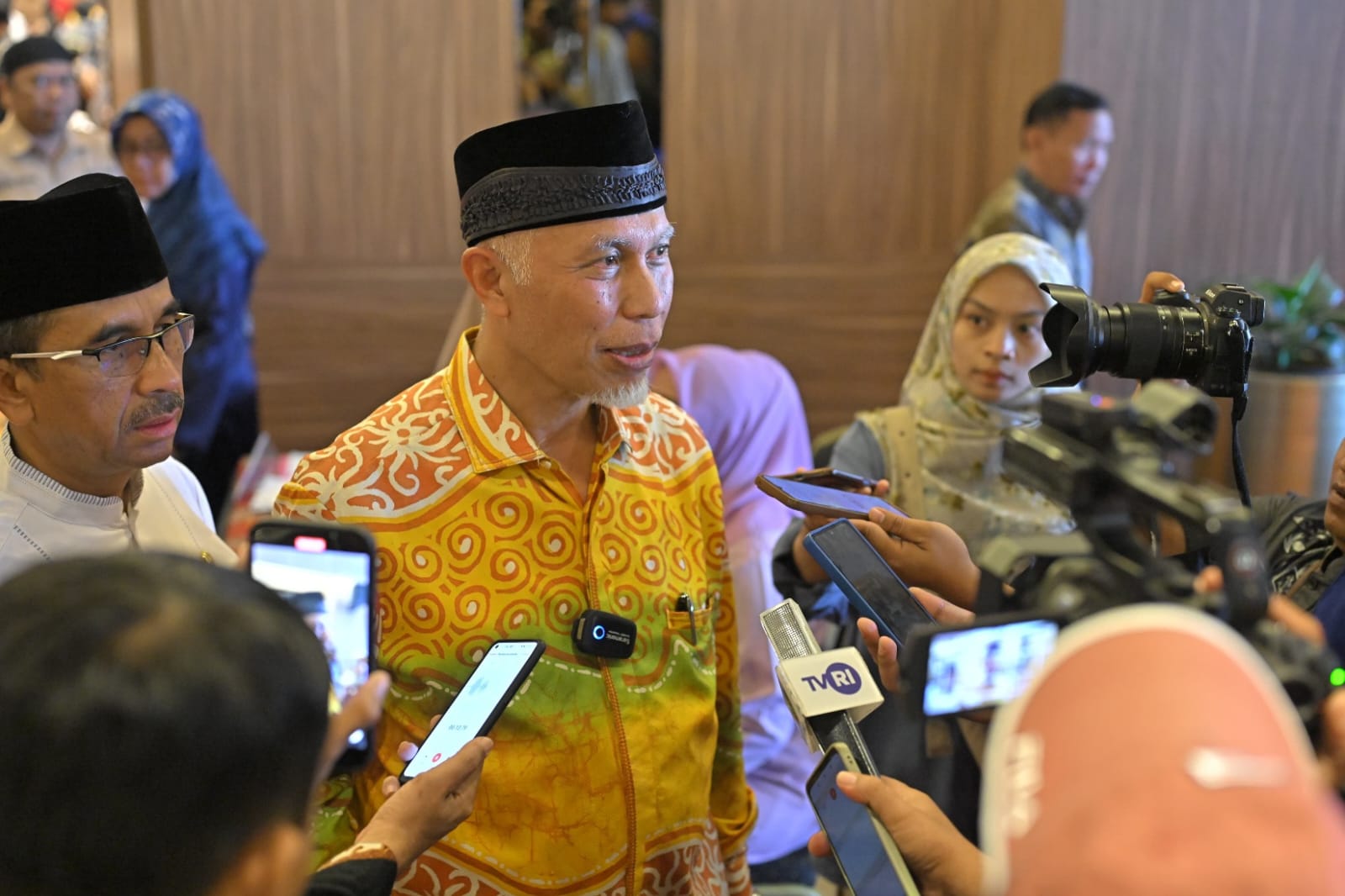 Gubernur Mahyeldi Tegas Tolak Aturan Terkait Alat Kontrasepsi bagi Pelajar Gubernur Mahyeldi Tegas Tolak Aturan Terkait Alat Kontrasepsi bagi Pelajar
