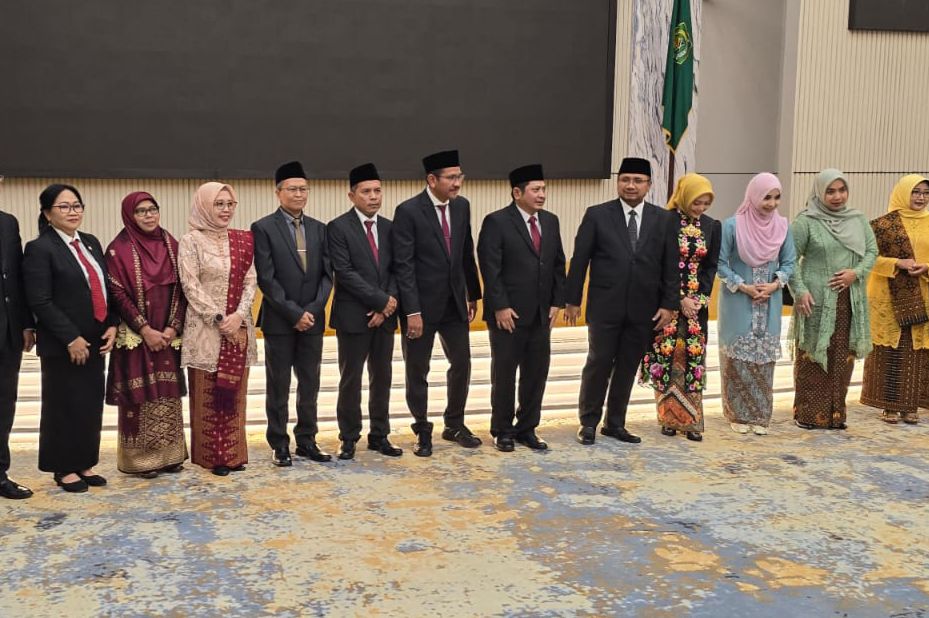 Menag Lantik Silfia Hanani jadi Rektor UIN Bukittinggi dan Delmus ...