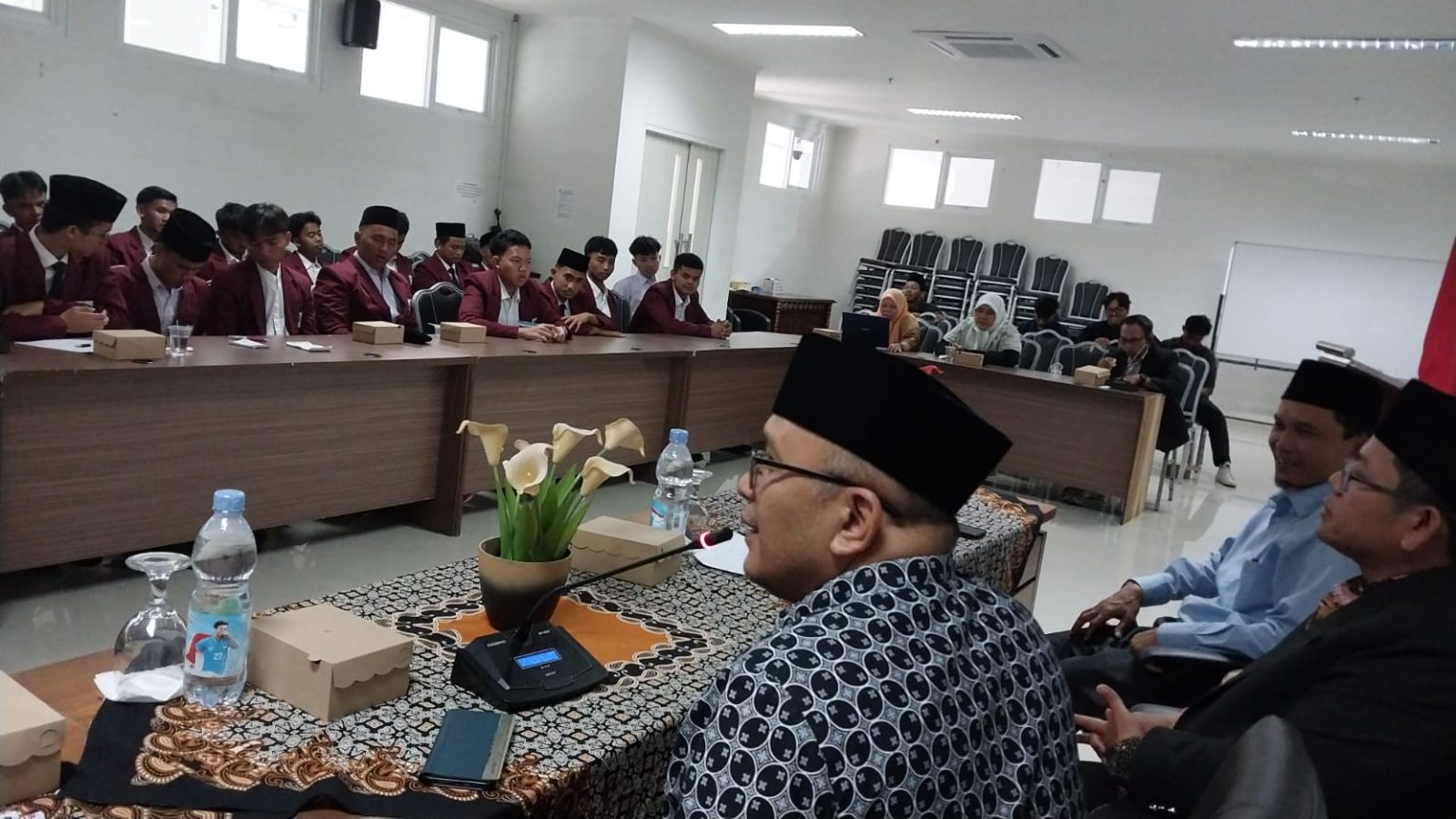 Puluhan Santri Thawalib Kota Padang Panjang Kunjungi UIN Imam Bonjol Padang