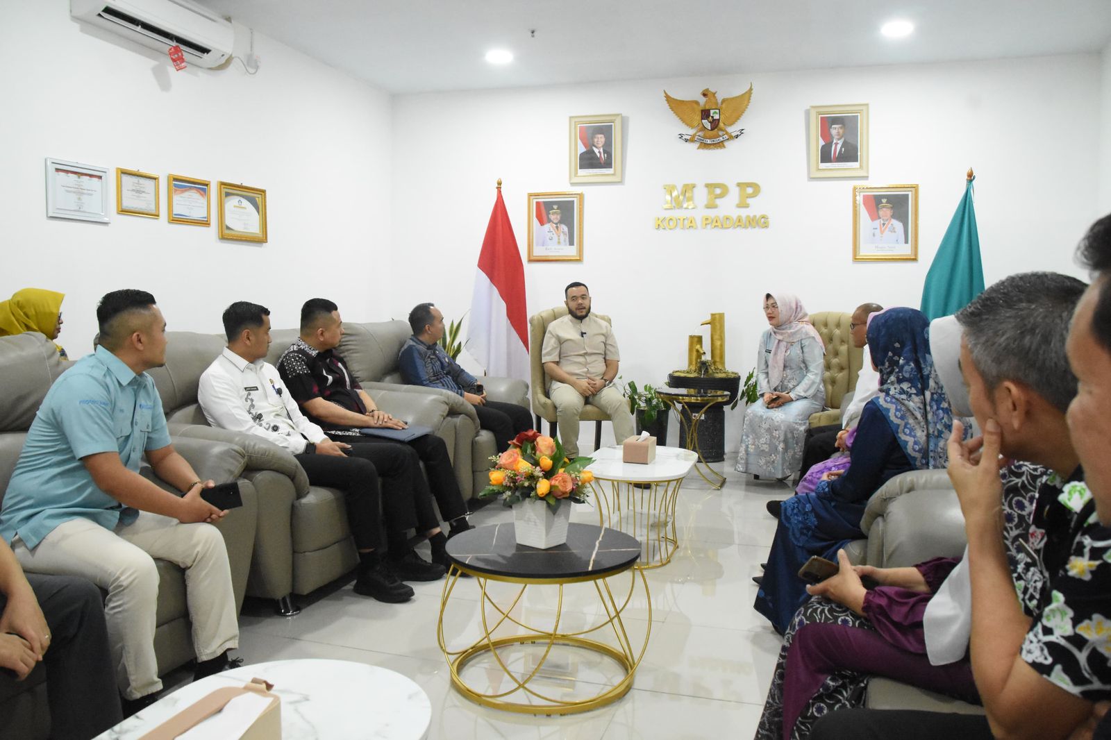 Kunjungi MPP Padang, Fadly Amran Minta Pastikan Pelayanan Berjalan ... Kunjungi MPP Padang, Fadly Amran Minta Pastikan Pelayanan Berjalan ...