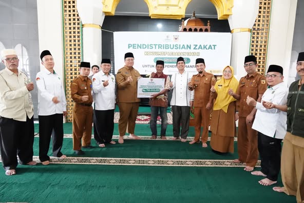 Baznas Tanah Datar Salurkan Zakat Rp750 Juta untuk 1.500 Mustahik ...
