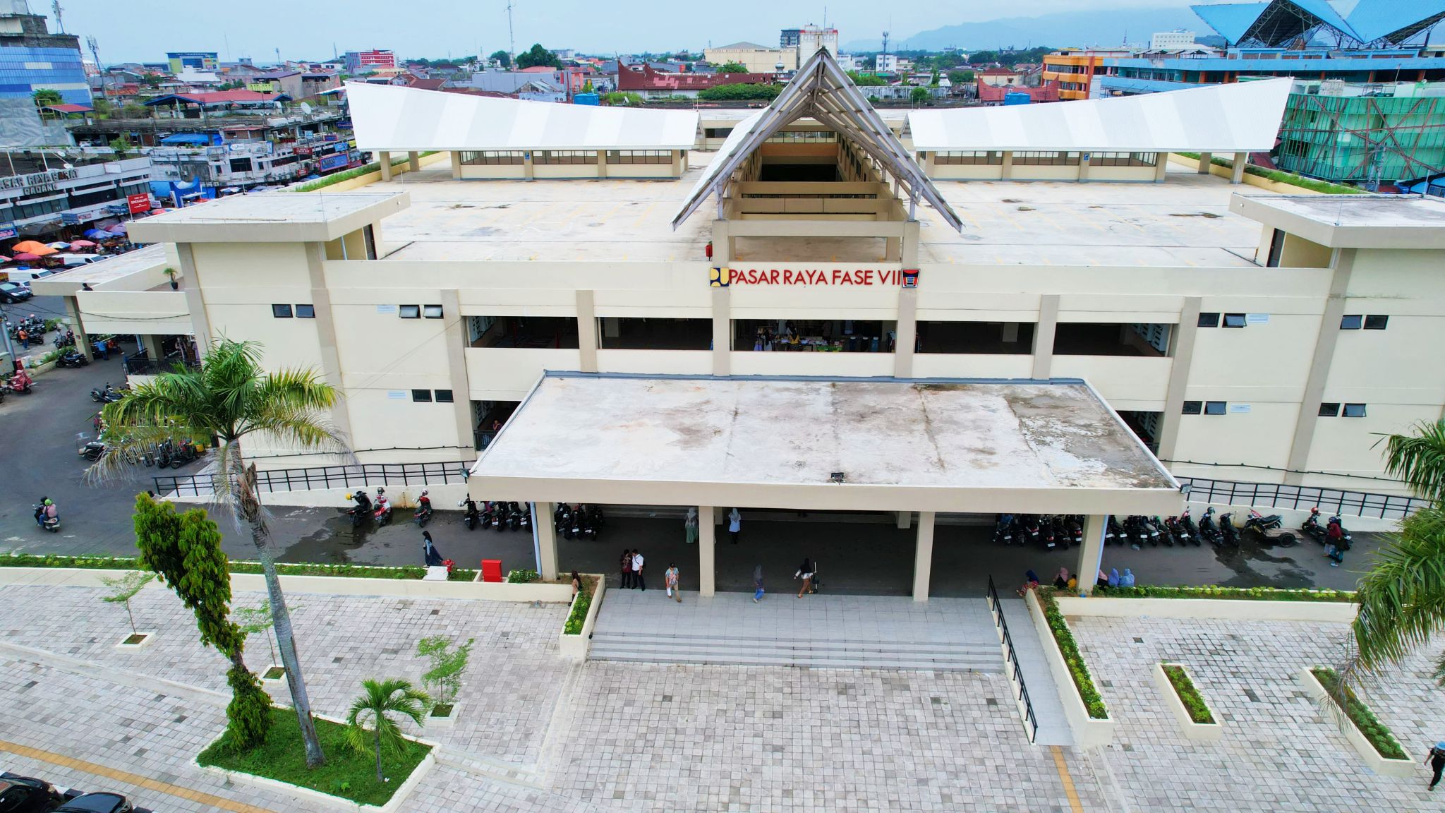 Jelang Lebaran, Pasar Raya Padang Fase VII Kenalkan Wajah Baru yang Modern