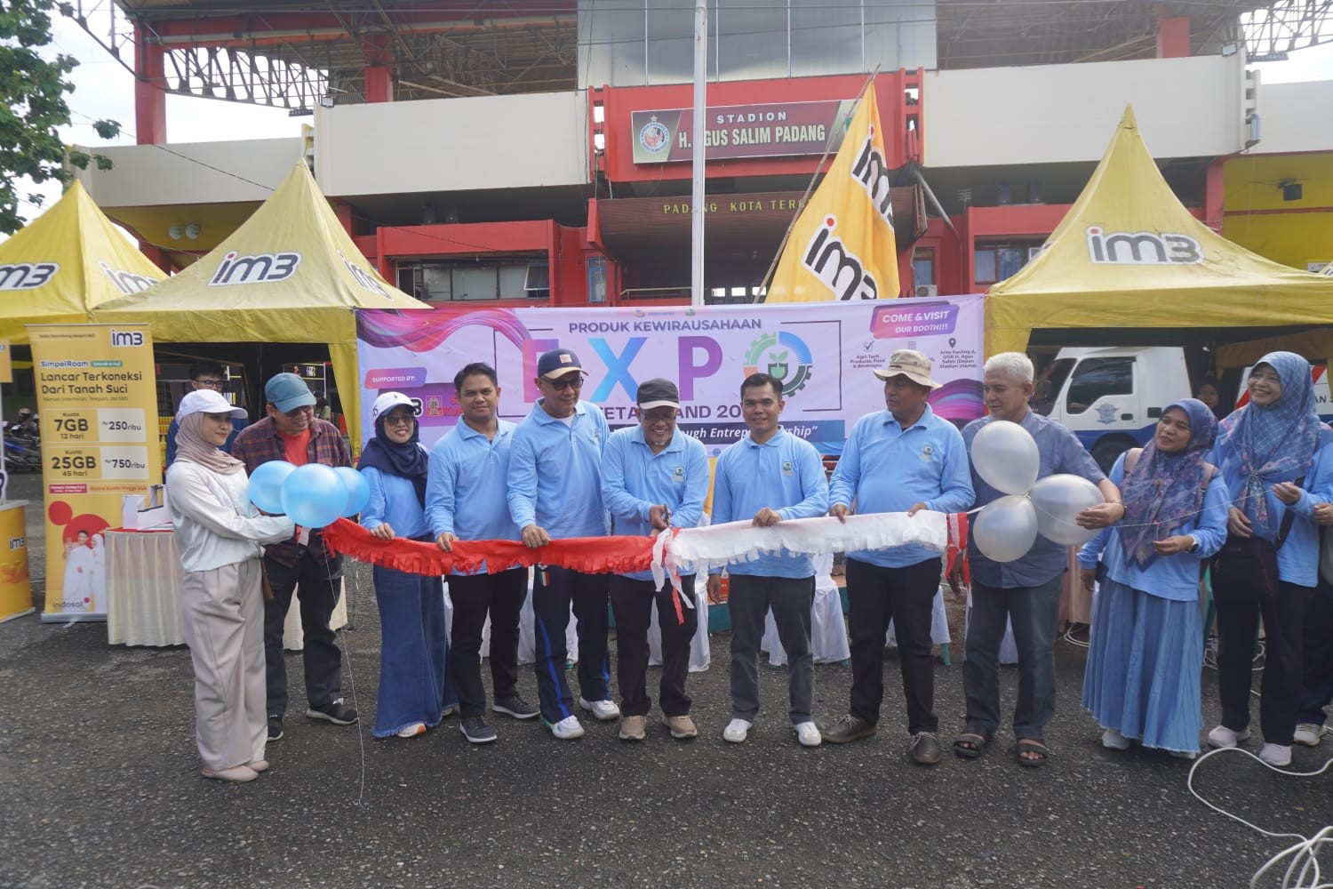 Mahasiswa FATETA Unand Gelar Expo Kewirausahaan 2025 di GOR H. Agus ...